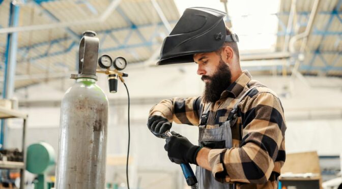 Comment devenir soudeur ? - MaFormation