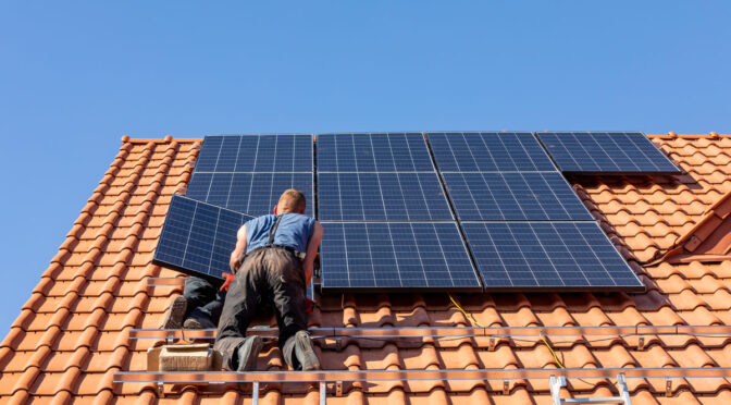 Comment devenir installateur de panneaux solaires photovoltaïques - MaFormation