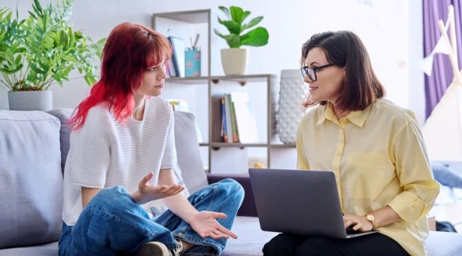 Comment se reconvertir vers le métier d'assistant social - MaFormation