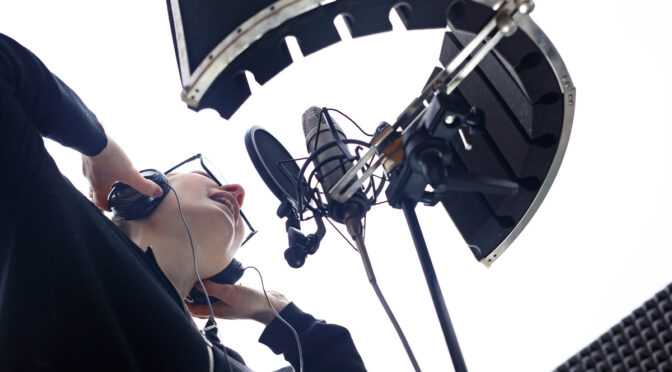 Comment devenir voix-off - MaFormation