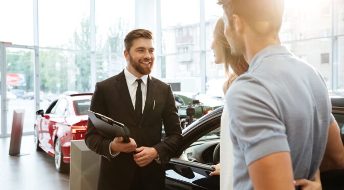 Comment se reconvertir vers le métier de vendeur automobile - MaFormation