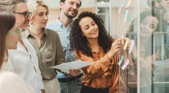 7 compétences clés pour exceller comme chargé de communication ...