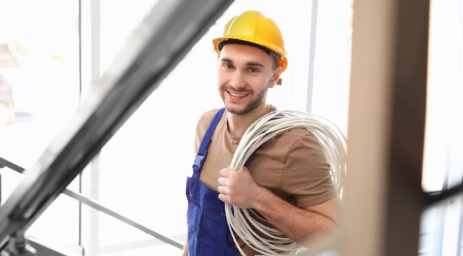 Électricien : les 7 compétences indispensables pour exercer ce métier ...