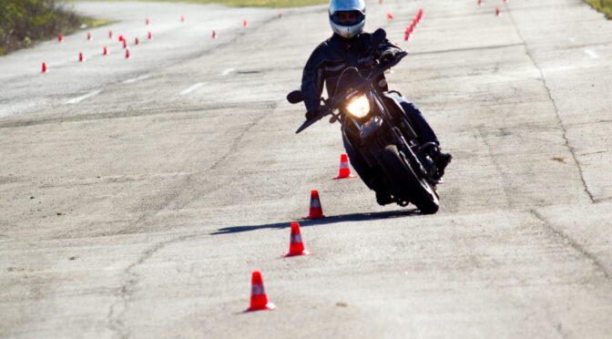 Passer le permis moto avec son CPF : le guide - MaFormation